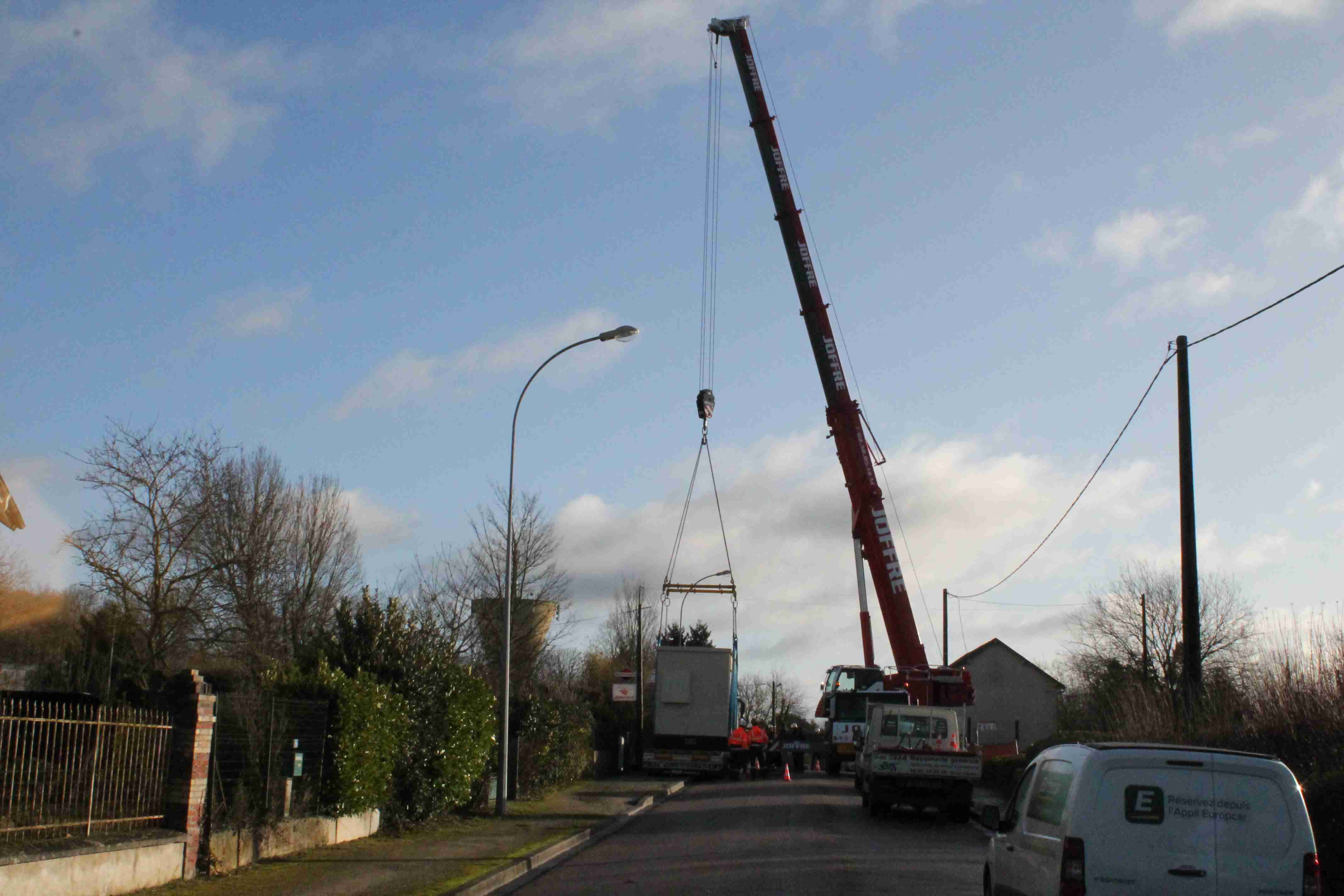 Installation du nœud de raccordement Optique rue des réservoirs | Ville ...
