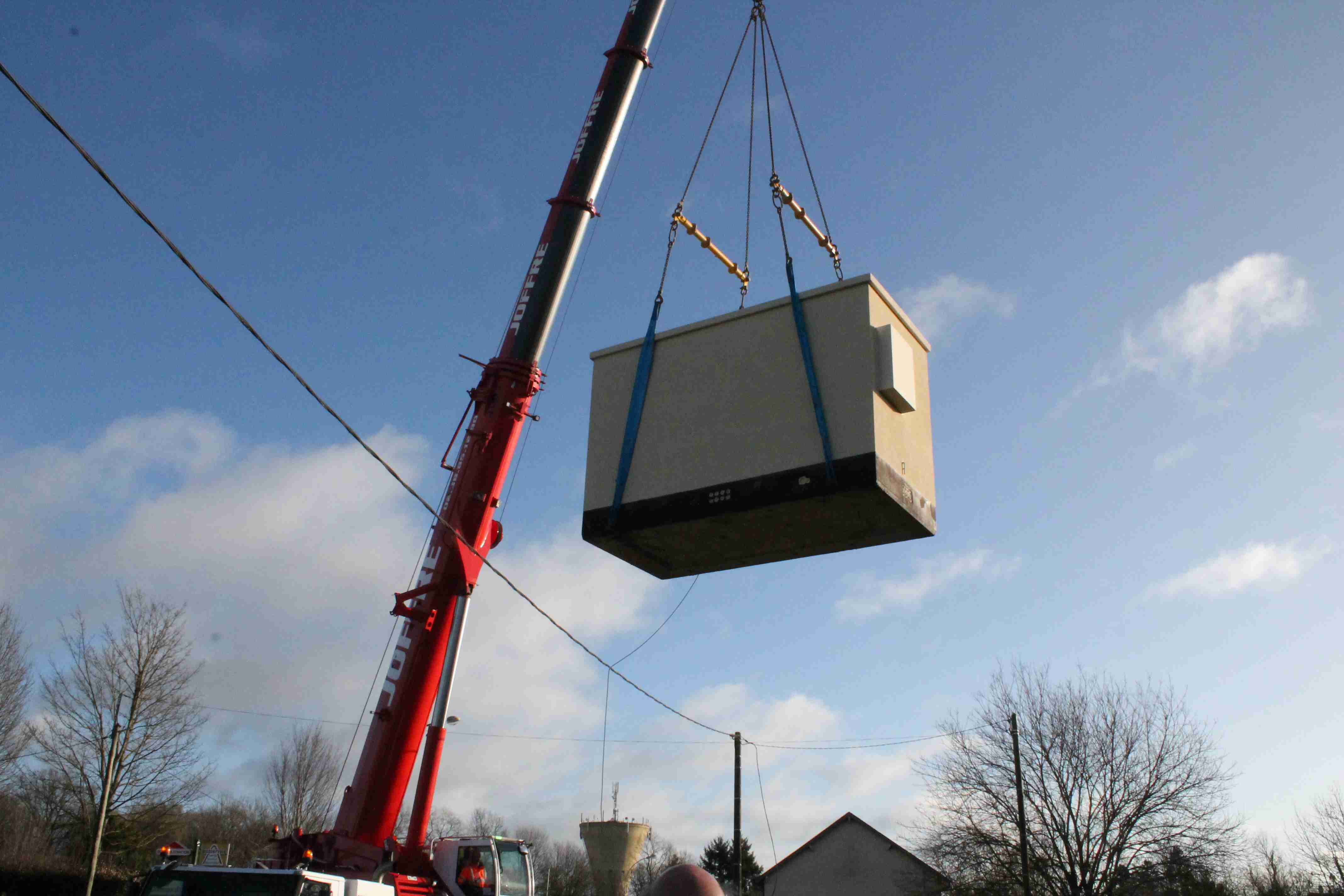Installation du nœud de raccordement Optique rue des réservoirs | Ville ...